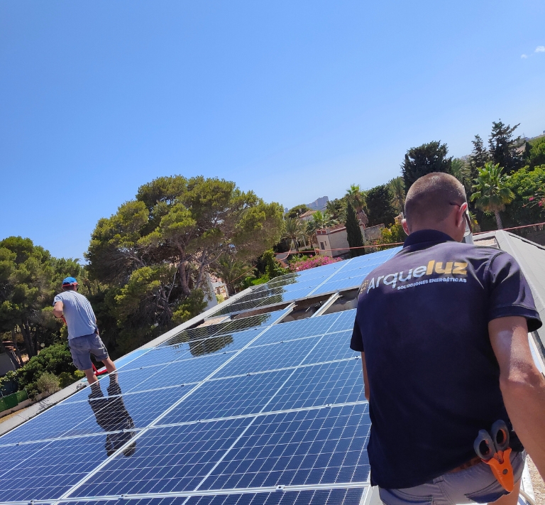 Fabricación de Paneles Solares | Arqueluz